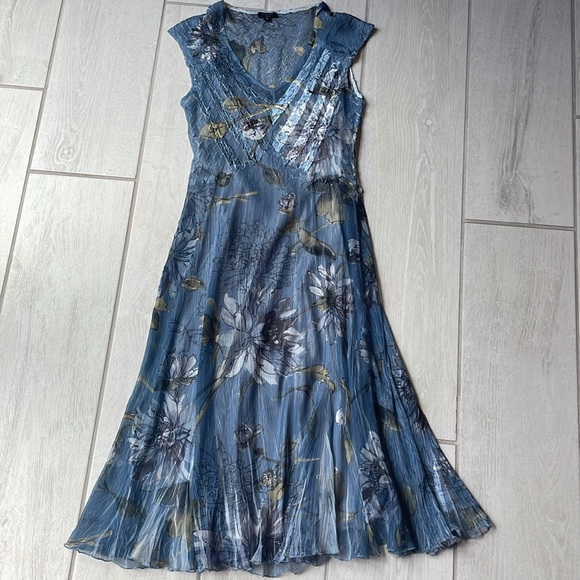 Komarov | Dresses | Komarov Chiffon Floral Print Dress With Attached ...